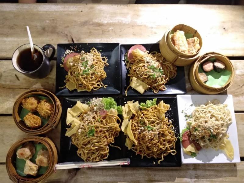 10 Lokasi Paling Asyik Untuk Menyantap Mie Kober – YAZCORP.id